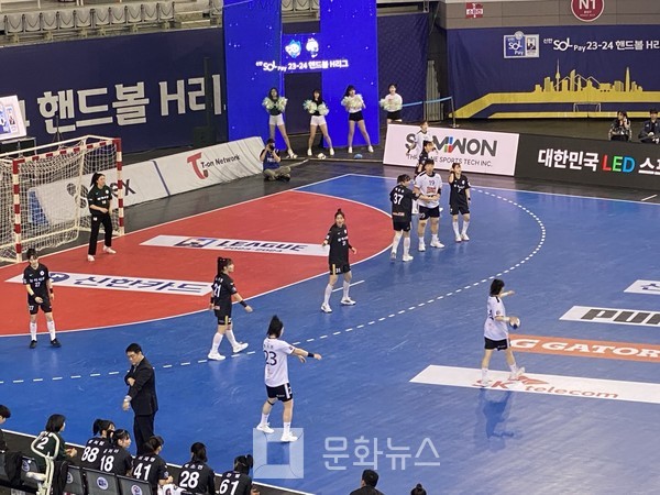 [핸드볼H리그 현장] 여자부 챔피언결정전 2차전이 시작된 SK핸드볼경기장